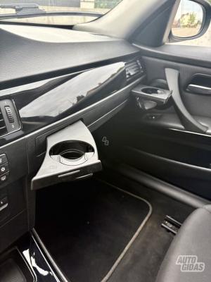 Green BMW 318 2009 in Telschi, with an engine capacity of 2.00 L and mileage of 294 thousand km for 4400 €, photo 23 on AUTOMOTO.COM.LV
