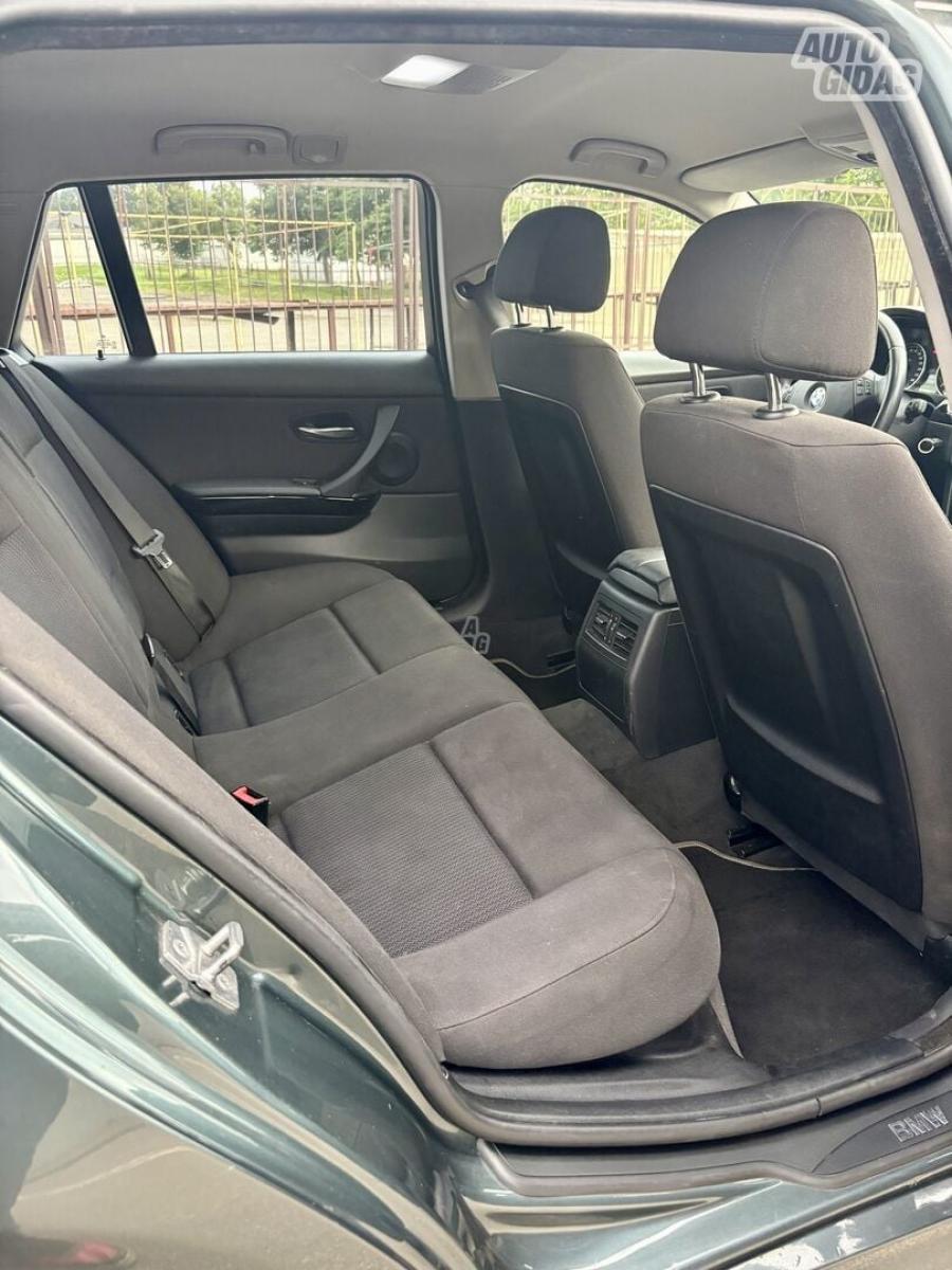 Green BMW 318 2009 in Telschi, with an engine capacity of 2.00 L and mileage of 294 thousand km for 4400 €, photo 31 on AUTOMOTO.COM.LV