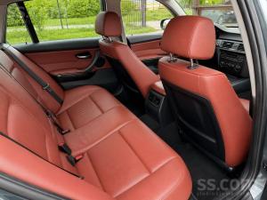 Green BMW 318 2010 in Riga, with an engine capacity of 2.00 L and mileage of 384 thousand km for 3990 €, photo 10 on AUTOMOTO.COM.LV