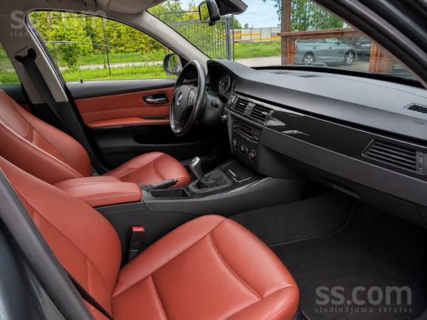 Green BMW 318 2010 in Riga, with an engine capacity of 2.00 L and mileage of 384 thousand km for 3990 €, photo 10 on AUTOMOTO.COM.LV