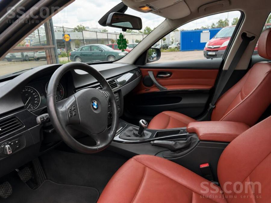 Green BMW 318 2010 in Riga, with an engine capacity of 2.00 L and mileage of 384 thousand km for 3990 €, photo 14 on AUTOMOTO.COM.LV