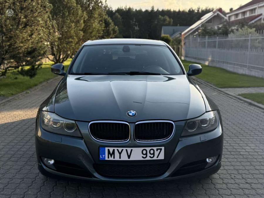 Green BMW 318 2012 in Vilnius, with an engine capacity of 2.00 L and mileage of 270 thousand km for 3650 €, photo 3 on AUTOMOTO.COM.LV