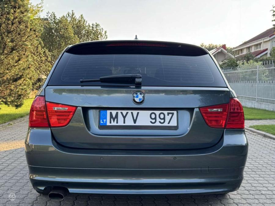 Green BMW 318 2012 in Vilnius, with an engine capacity of 2.00 L and mileage of 270 thousand km for 3650 €, photo 6 on AUTOMOTO.COM.LV