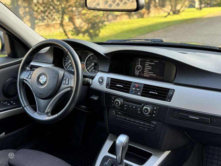 Green BMW 318 2012 in Vilnius, with an engine capacity of 2.00 L and mileage of 270 thousand km for 3650 €, photo 11 on AUTOMOTO.COM.LV
