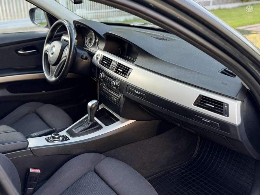 Green BMW 318 2012 in Vilnius, with an engine capacity of 2.00 L and mileage of 270 thousand km for 3650 €, photo 12 on AUTOMOTO.COM.LV