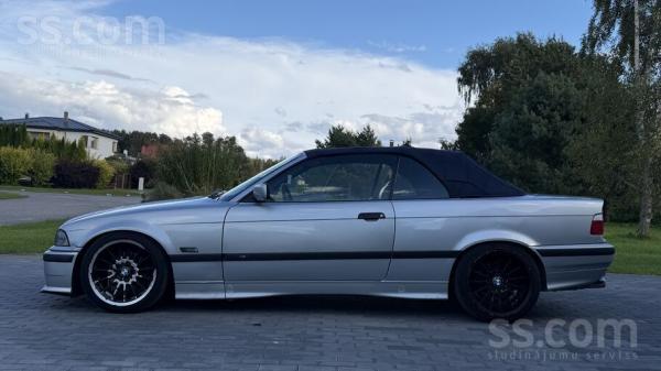 BMW 318 1995 in Riga on AUTOMOTO.COM.LV Grey BMW 318 1995 in Riga, with an engine capacity of 2.50 L and mileage of 165 thousand km for 6300 β¬, photo 5 on AUTOMOTO.COM.LV