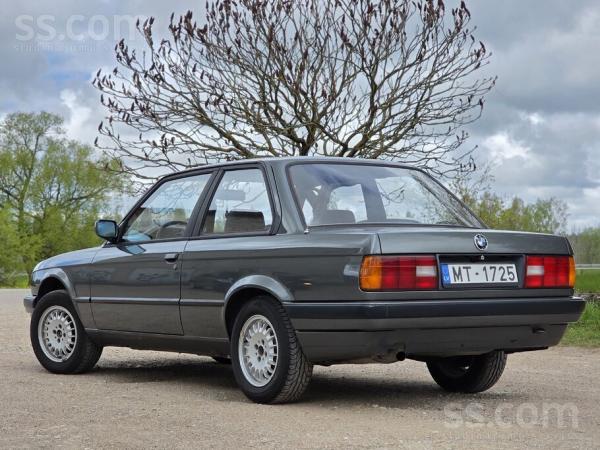 Pelēks BMW 318 1989 Liepāja, ar dzinēja tilpumu 1.80 L un nobraukumu 221 tūkst. km par 5500 €, foto 7 vietnē AUTOMOTO.COM.LV