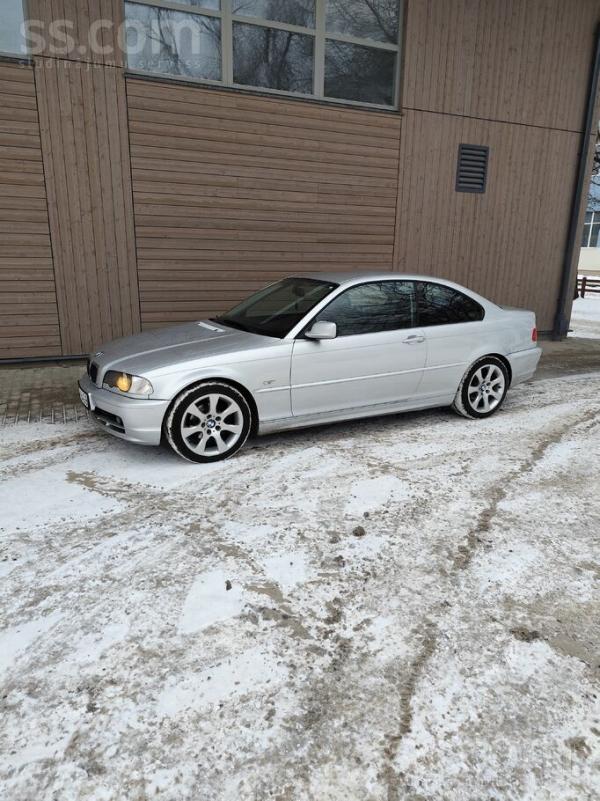 Grey BMW 318 2000 in Jelgava, with an engine capacity of 1.90 L and mileage of 299 thousand km for 3900 €, photo 1 on AUTOMOTO.COM.LV