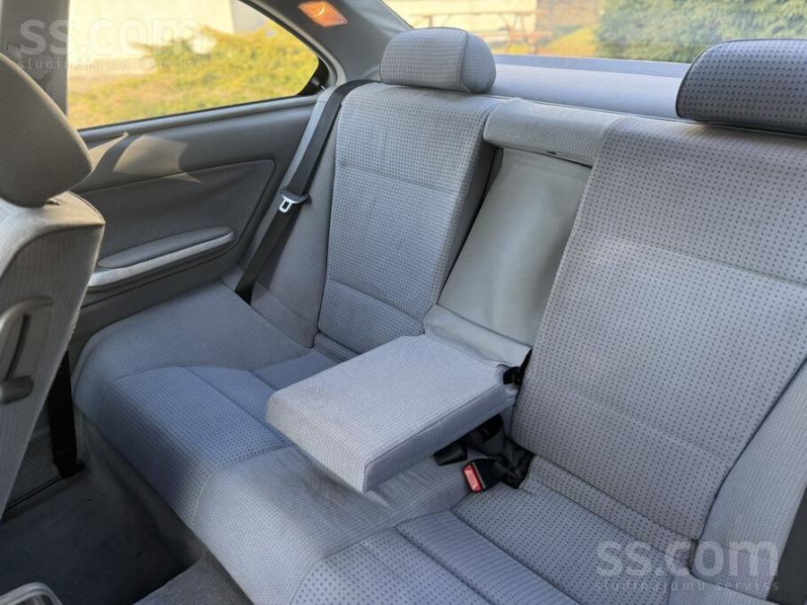 Grey BMW 318 2000 in Riga, with an engine capacity of 1.80 L and mileage of 297 thousand km for 2450 €, photo 21 on AUTOMOTO.COM.LV