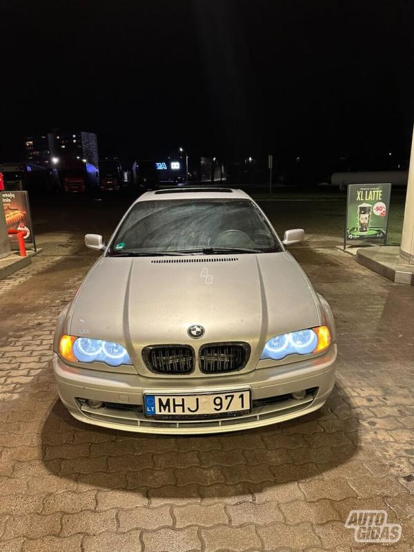 Grey BMW 318 2001 in Kaunas, with an engine capacity of 2.00 L and mileage of 284 thousand km for 1800 €, photo 2 on AUTOMOTO.COM.LV