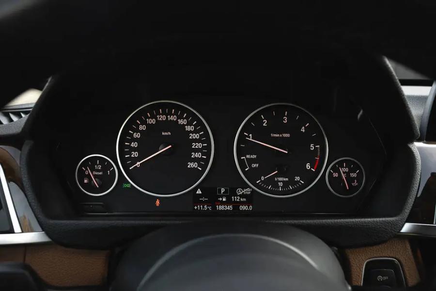 Серый БМВ 318 2017 в Елгава, объемом двигателя 2.00 л и пробегом 188 тыс. км за 14400 €, фото 18 на AUTOMOTO.COM.LV