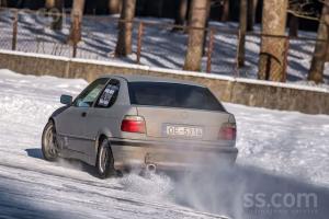 Grey BMW 318 1994 in Dobele, with an engine capacity of 1.80 L and mileage of 300 thousand km for 3450 €, photo 2 on AUTOMOTO.COM.LV