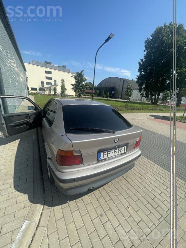 Pelēks BMW 318 1994 Kuldīga, ar dzinēja tilpumu 1.80 L un nobraukumu 340 tūkst. km par 2150 €, foto 6 vietnē AUTOMOTO.COM.LV