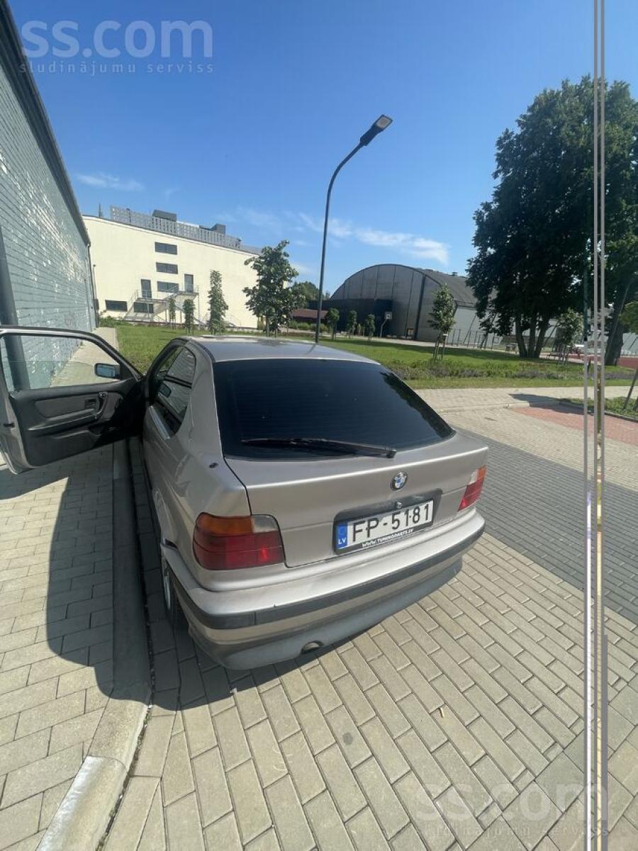 Pelēks BMW 318 1994 Kuldīga, ar dzinēja tilpumu 1.80 L un nobraukumu 340 tūkst. km par 2150 €, foto 7 vietnē AUTOMOTO.COM.LV