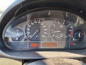 Grey BMW 318 2002 in Riga, with an engine capacity of 2.50 L and mileage of 249 thousand km for 3800 €, photo 16 on AUTOMOTO.COM.LV