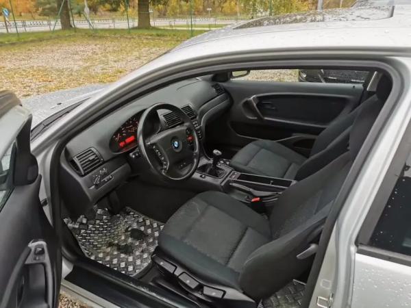 Grey BMW 318 2002 in Kuldiga, with an engine capacity of 2.00 L and mileage of 247 thousand km for 2150 €, photo 5 on AUTOMOTO.COM.LV