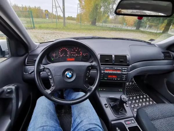 Grey BMW 318 2002 in Kuldiga, with an engine capacity of 2.00 L and mileage of 247 thousand km for 2150 €, photo 8 on AUTOMOTO.COM.LV