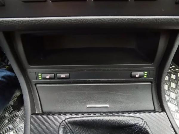 Grey BMW 318 2002 in Kuldiga, with an engine capacity of 2.00 L and mileage of 247 thousand km for 2150 €, photo 10 on AUTOMOTO.COM.LV