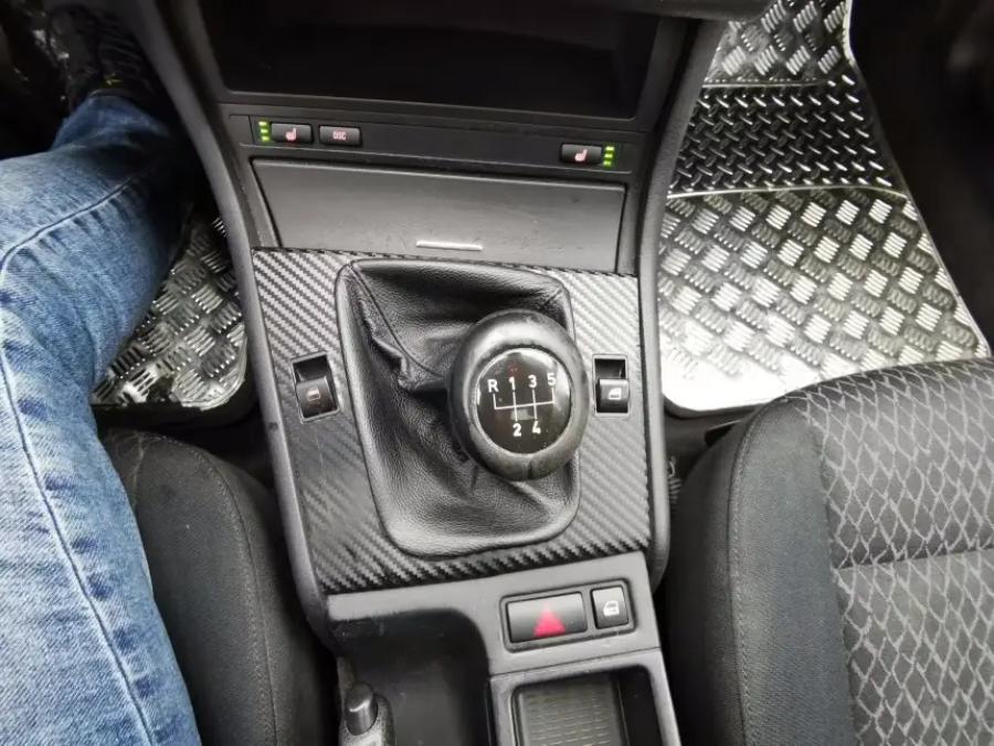 Pelēks BMW 318 2002 Kuldīga, ar dzinēja tilpumu 2.00 L un nobraukumu 247 tūkst. km par 2150 €, foto 12 vietnē AUTOMOTO.COM.LV