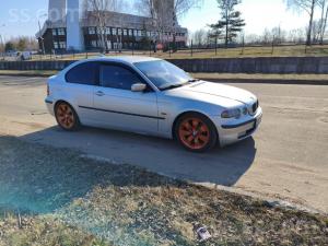 Pelēks BMW 318 2002 Rīga, ar dzinēja tilpumu 2.50 L un nobraukumu 249 tūkst. km par 3750 €, foto 3 vietnē AUTOMOTO.COM.LV