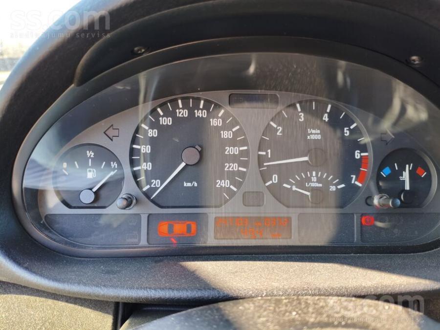 Pelēks BMW 318 2002 Rīga, ar dzinēja tilpumu 2.50 L un nobraukumu 249 tūkst. km par 3750 €, foto 15 vietnē AUTOMOTO.COM.LV