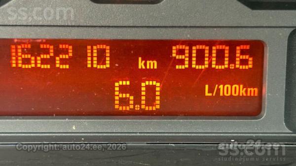 Grey BMW 318 2002 in Tallinn, with an engine capacity of 2.00 L and mileage of 160 thousand km for 2000 €, photo 11 on AUTOMOTO.COM.LV