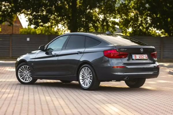 Pelēks BMW 318 2018 Jelgava, ar dzinēja tilpumu 2.00 L un nobraukumu 154 tūkst. km par 19990 €, foto 4 vietnē AUTOMOTO.COM.LV