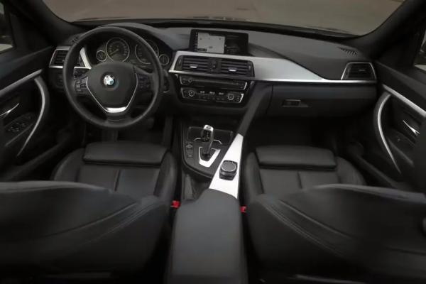 Pelēks BMW 318 2018 Jelgava, ar dzinēja tilpumu 2.00 L un nobraukumu 154 tūkst. km par 19990 €, foto 7 vietnē AUTOMOTO.COM.LV
