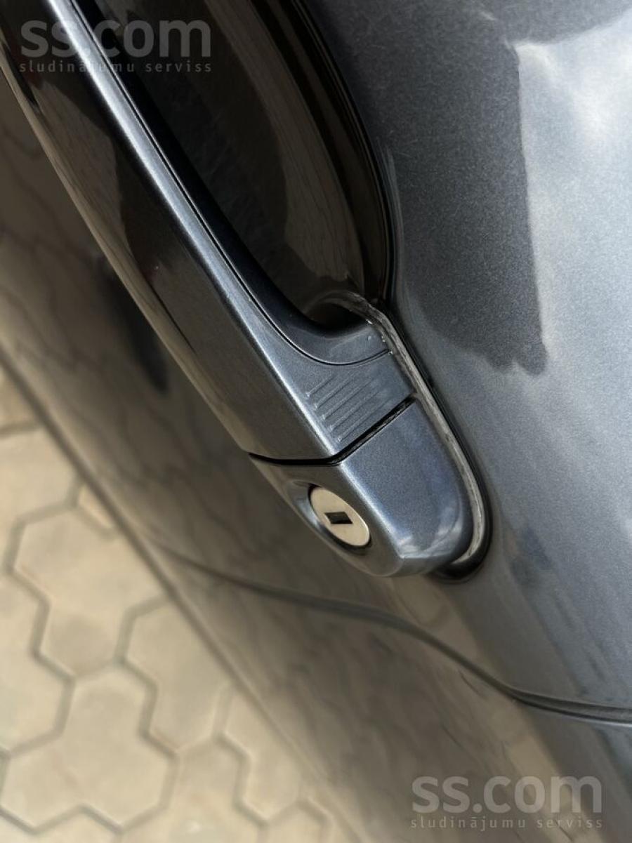 Grey BMW 318 2019 in Riga, with an engine capacity of 2.00 L and mileage of 154 thousand km for 15790 €, photo 26 on AUTOMOTO.COM.LV