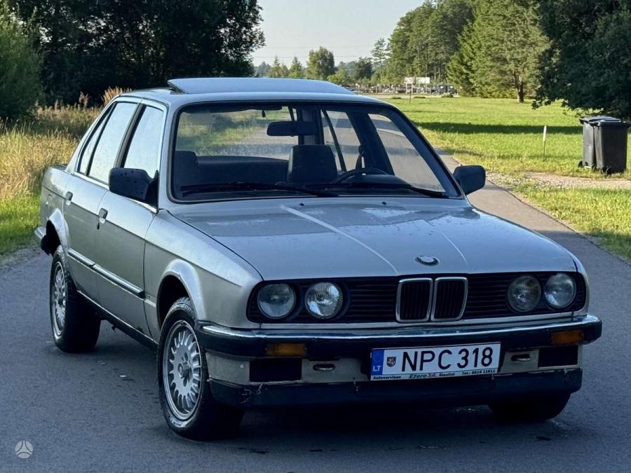 Серый БМВ 318 1985 в Радвилишкис, объемом двигателя 1.80 л и пробегом 260 тыс. км за 3650 €, фото 1 на AUTOMOTO.COM.LV
