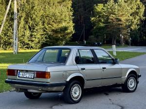 Серый БМВ 318 1985 в Радвилишкис, объемом двигателя 1.80 л и пробегом 260 тыс. км за 3650 €, фото 9 на AUTOMOTO.COM.LV