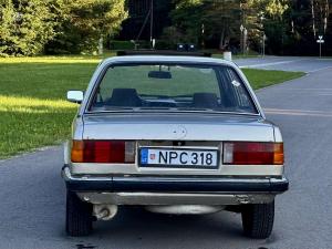 Серый БМВ 318 1985 в Радвилишкис, объемом двигателя 1.80 л и пробегом 260 тыс. км за 3650 €, фото 10 на AUTOMOTO.COM.LV