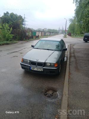 Pelēks BMW 318 1993 Daugavpils, ar dzinēja tilpumu 1.80 L un nobraukumu 438 tūkst. km par 2300 €, foto  vietnē AUTOMOTO.COM.LV