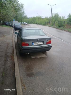 Pelēks BMW 318 1993 Daugavpils, ar dzinēja tilpumu 1.80 L un nobraukumu 438 tūkst. km par 2300 €, foto 3 vietnē AUTOMOTO.COM.LV
