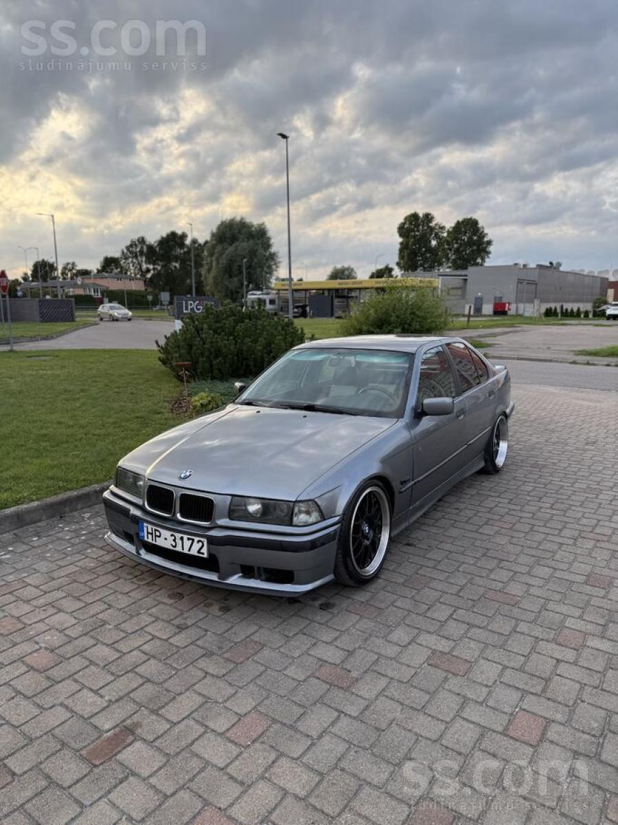 Grey BMW 318 1993 in Liepaja, with an engine capacity of 2.00 L and mileage of 438 thousand km for 3450 €, photo 3 on AUTOMOTO.COM.LV