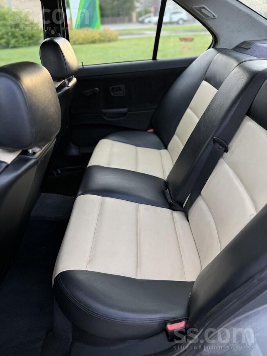 Grey BMW 318 1993 in Liepaja, with an engine capacity of 2.00 L and mileage of 438 thousand km for 3450 €, photo 8 on AUTOMOTO.COM.LV