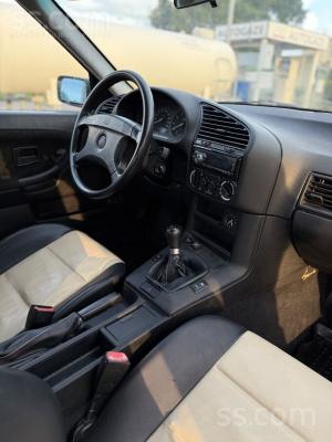 Grey BMW 318 1993 in Liepaja, with an engine capacity of 2.00 L and mileage of 438 thousand km for 3450 €, photo 9 on AUTOMOTO.COM.LV