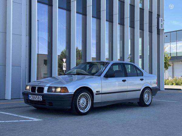 Grey BMW 318 1993 in Vilnius, with an engine capacity of 0.00 L and mileage of 97 thousand km for 3800 €, photo 1 on AUTOMOTO.COM.LV