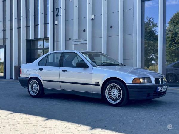 Grey BMW 318 1993 in Vilnius, with an engine capacity of 0.00 L and mileage of 97 thousand km for 3800 €, photo 5 on AUTOMOTO.COM.LV