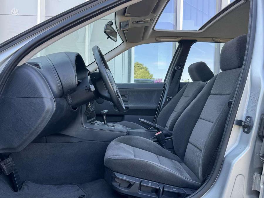Grey BMW 318 1993 in Vilnius, with an engine capacity of 0.00 L and mileage of 97 thousand km for 3800 €, photo 8 on AUTOMOTO.COM.LV