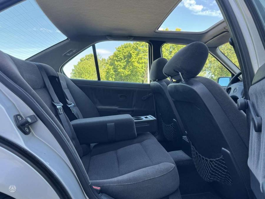 Grey BMW 318 1993 in Vilnius, with an engine capacity of 0.00 L and mileage of 97 thousand km for 3800 €, photo 10 on AUTOMOTO.COM.LV