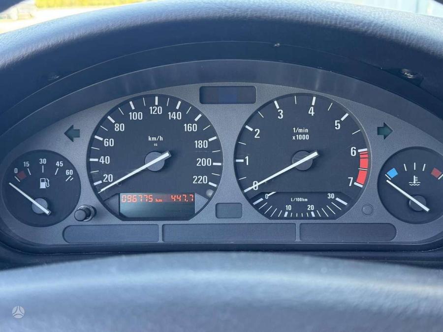 Grey BMW 318 1993 in Vilnius, with an engine capacity of 0.00 L and mileage of 97 thousand km for 3800 €, photo 14 on AUTOMOTO.COM.LV