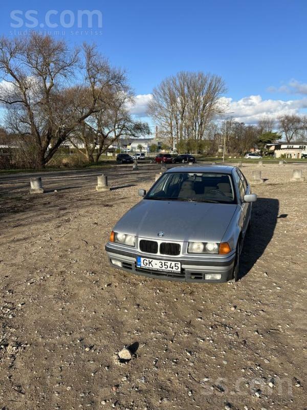 Pelēks BMW 318 1995 Liepāja, ar dzinēja tilpumu 1.80 L un nobraukumu 306 tūkst. km par 2050 €, foto 4 vietnē AUTOMOTO.COM.LV