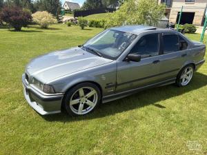 Grey BMW 318 1995 in Plunge, with an engine capacity of 1.80 L and mileage of 294 thousand km for 2300 €, photo  on AUTOMOTO.COM.LV