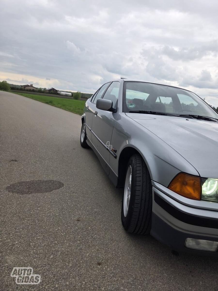 Pelēks BMW 318 1996 Marijampole, ar dzinēja tilpumu 1.80 L un nobraukumu 130 tūkst. km par 3600 €, foto 3 vietnē AUTOMOTO.COM.LV