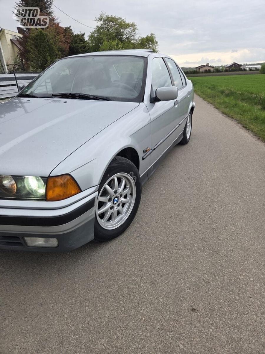 Pelēks BMW 318 1996 Marijampole, ar dzinēja tilpumu 1.80 L un nobraukumu 130 tūkst. km par 3600 €, foto 4 vietnē AUTOMOTO.COM.LV