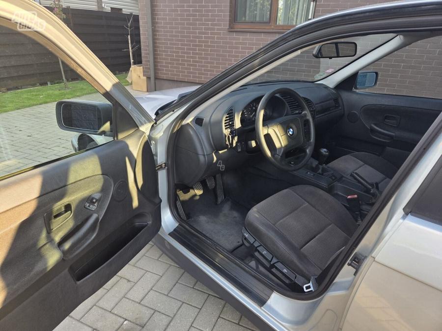 Pelēks BMW 318 1996 Marijampole, ar dzinēja tilpumu 1.80 L un nobraukumu 130 tūkst. km par 3600 €, foto 13 vietnē AUTOMOTO.COM.LV