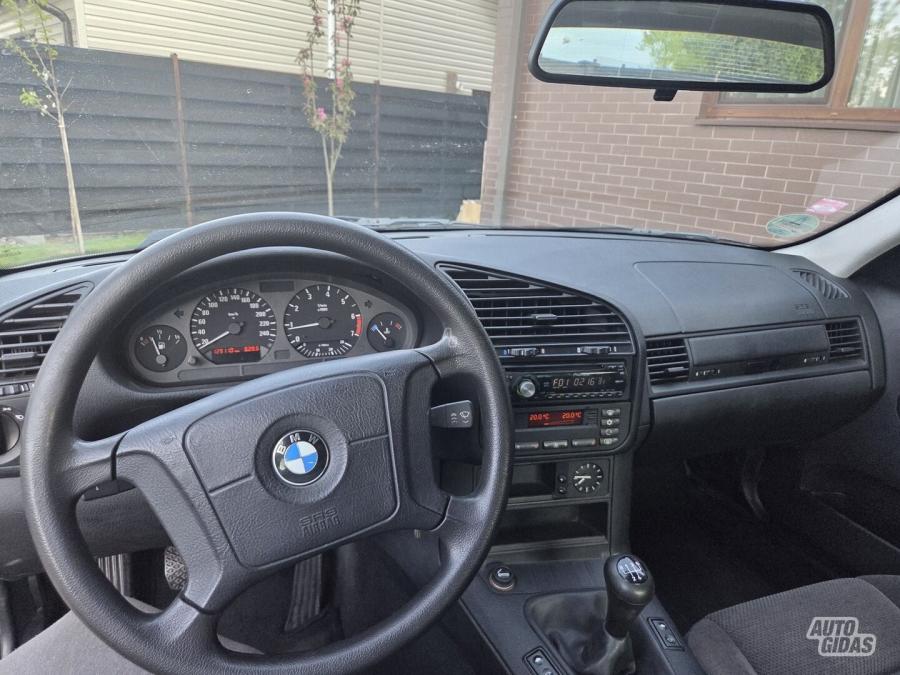 Pelēks BMW 318 1996 Marijampole, ar dzinēja tilpumu 1.80 L un nobraukumu 130 tūkst. km par 3600 €, foto 16 vietnē AUTOMOTO.COM.LV