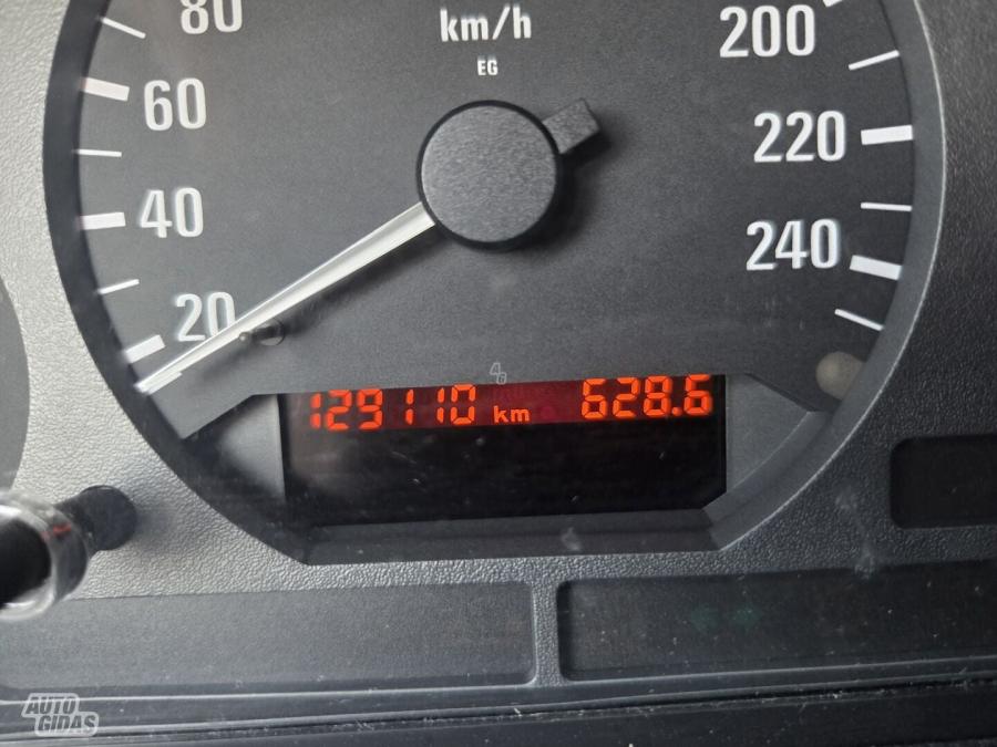 Pelēks BMW 318 1996 Marijampole, ar dzinēja tilpumu 1.80 L un nobraukumu 130 tūkst. km par 3600 €, foto 19 vietnē AUTOMOTO.COM.LV