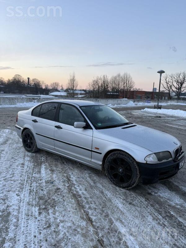 Pelēks BMW 318 1998 Rīga, ar dzinēja tilpumu 1.80 L un nobraukumu 328 tūkst. km par 1300 €, foto 2 vietnē AUTOMOTO.COM.LV